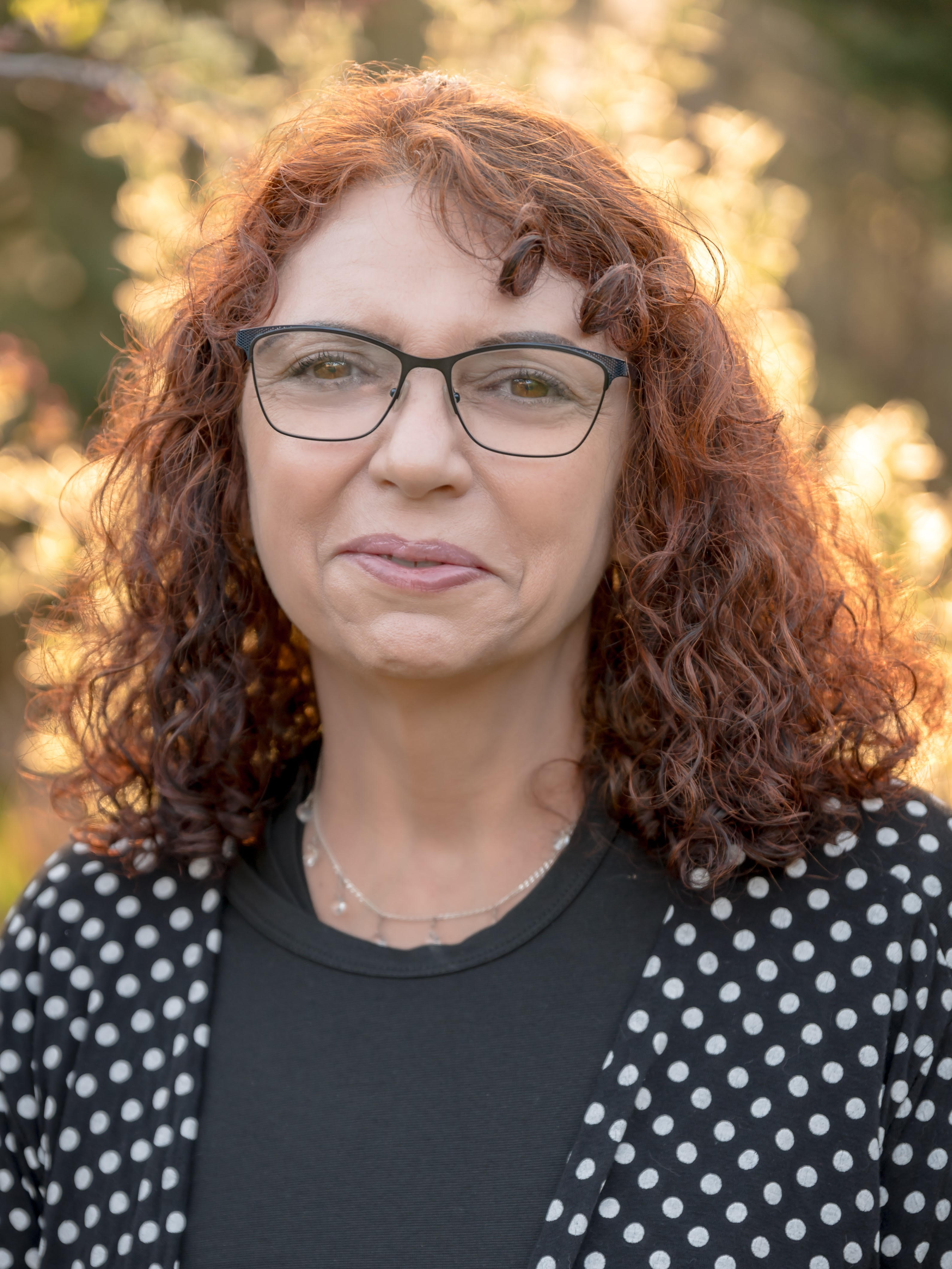 S5:E26 Lana Hechtman Ayers Chats with Julie Murphy – The Hive Poetry ...